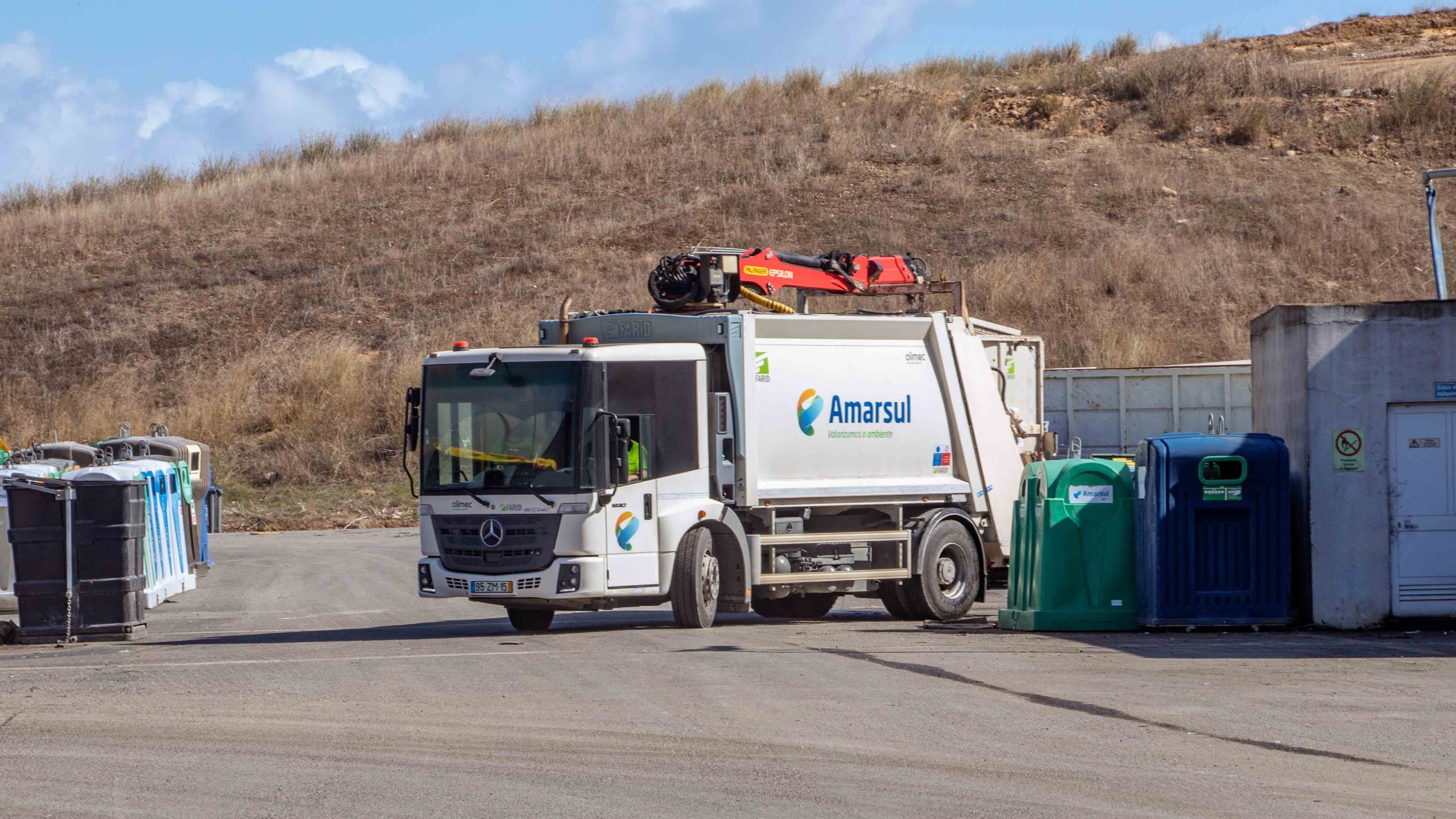 Waste collection lorry weighing system